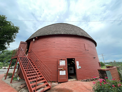 Arcadia Round Barn – Historic Museum and Gift Shop