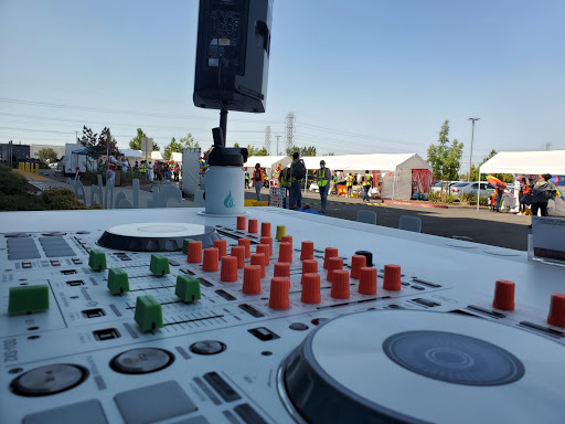 Amazon SMF3 in Park, Stockton, California - Zaubee