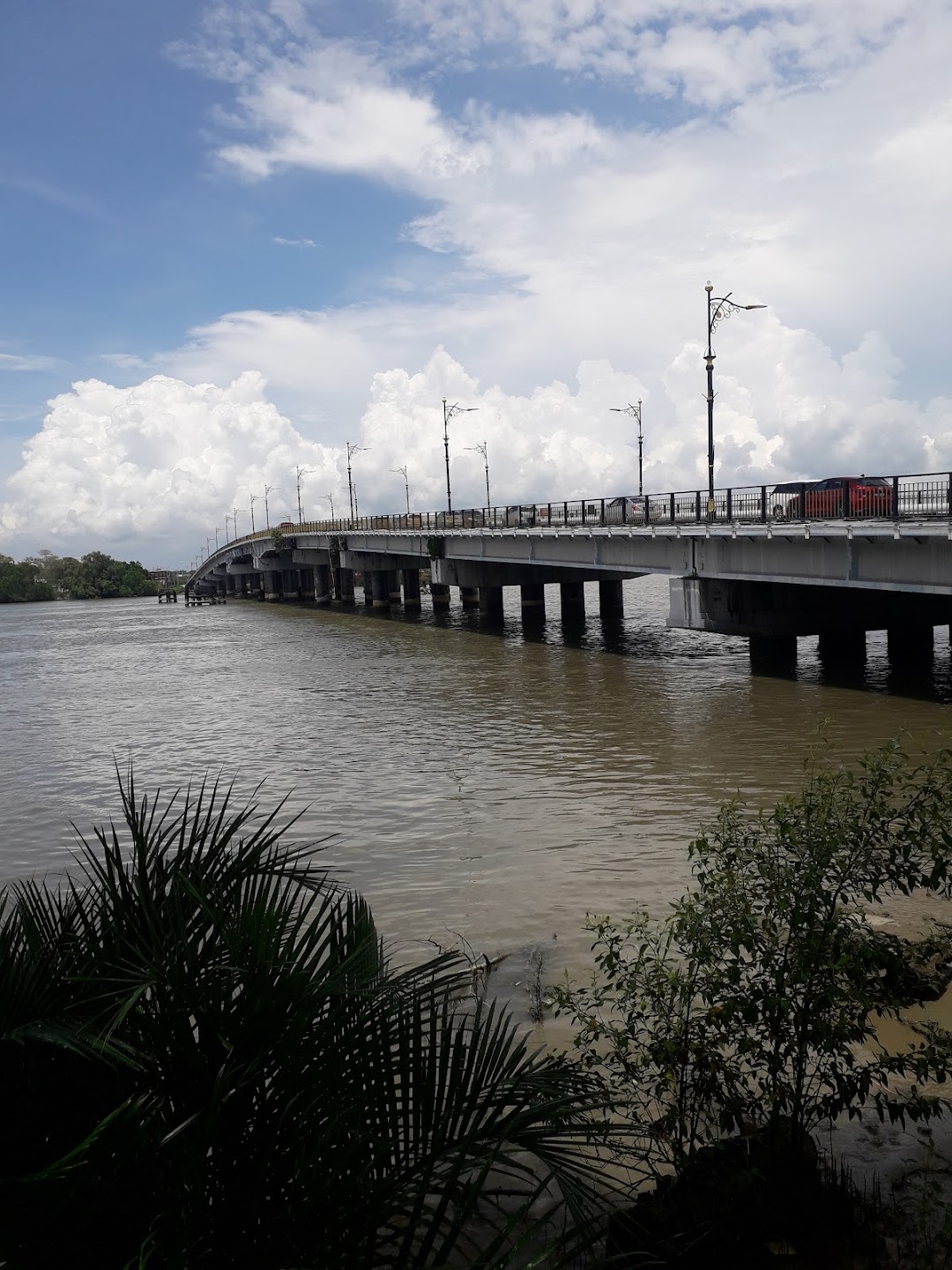Maharani Bus Station di bandar Muar