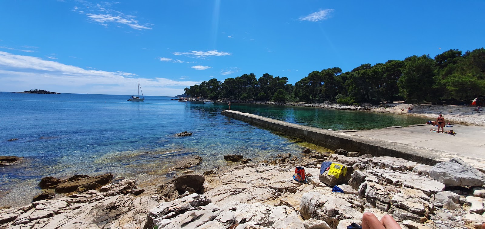 Skaraba beach 🏖️ Rovinj, Istrien, Kroatien - detaillierte Funktionen ...
