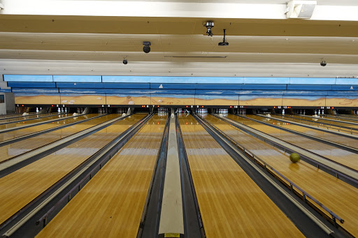 Bowling Alley «Sea Bowl Entertainment Center», reviews and photos, 4625 ...