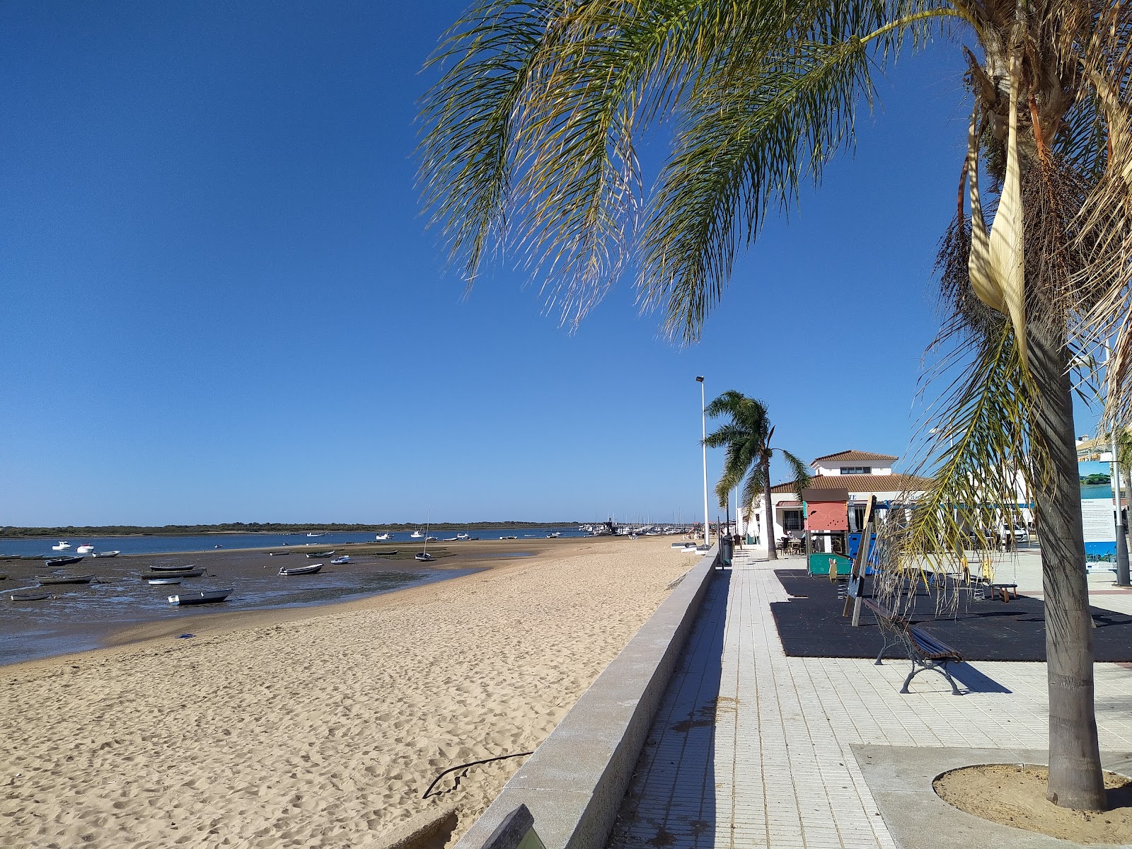 Playa El Rompido 🏖️ Huelva, Spain - detailed features, map, photos