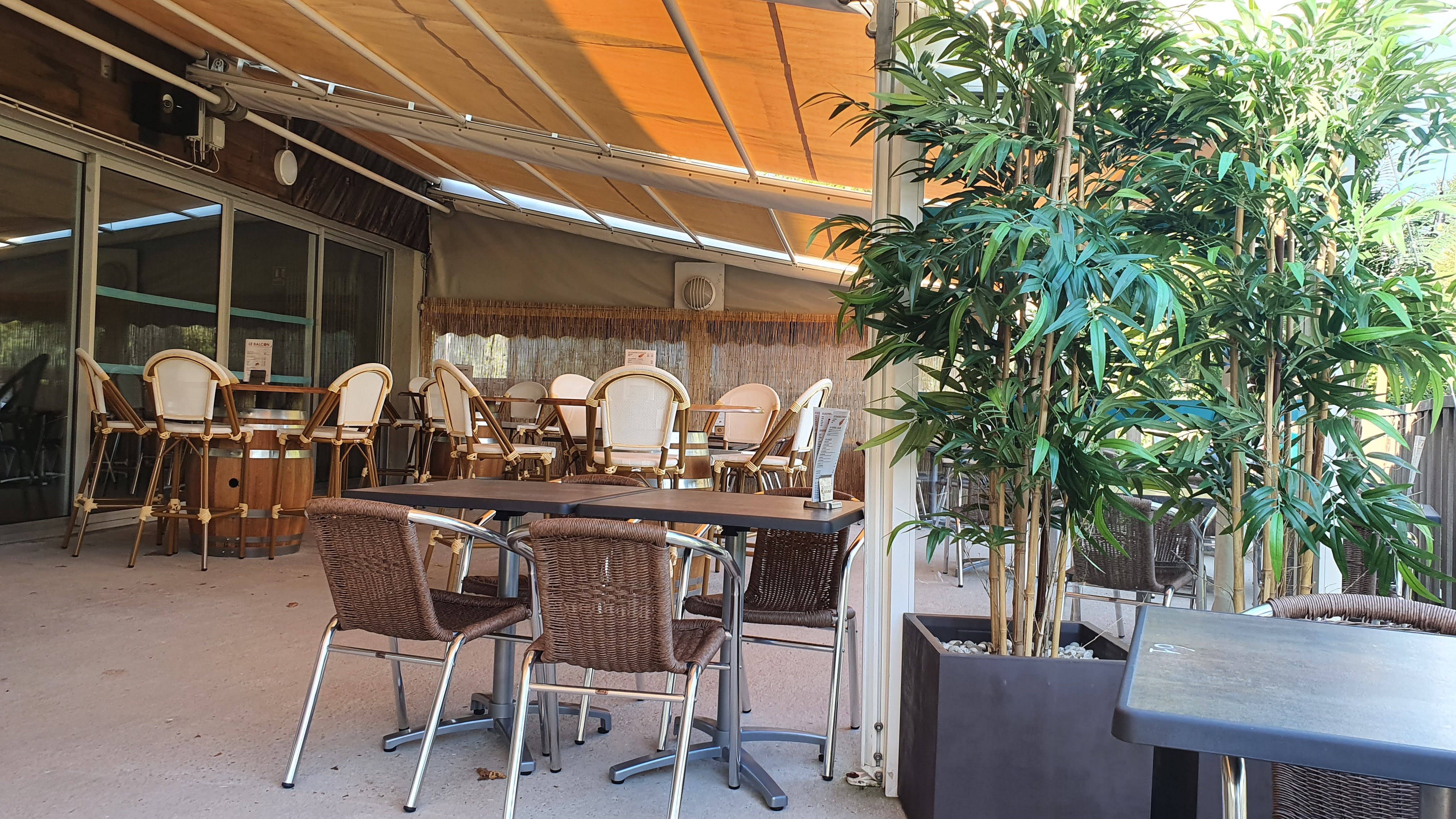 Restaurants Salades La Tour-du-Meix - Trouvez le meilleur restaurant ...