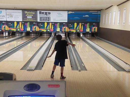 Bowling Alley «Holiday Lanes Family Fun Center», reviews and photos ...