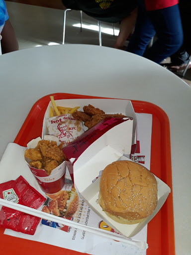 KFC Akowonjo, 13 Shasha Rd, Akowonjo 100001, Lagos, Nigeria, Hamburger ...