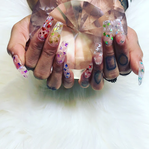 Vyvy Nails - Locations from All Over the World