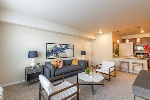 600 Riverside Apartment Homes - AZexplained