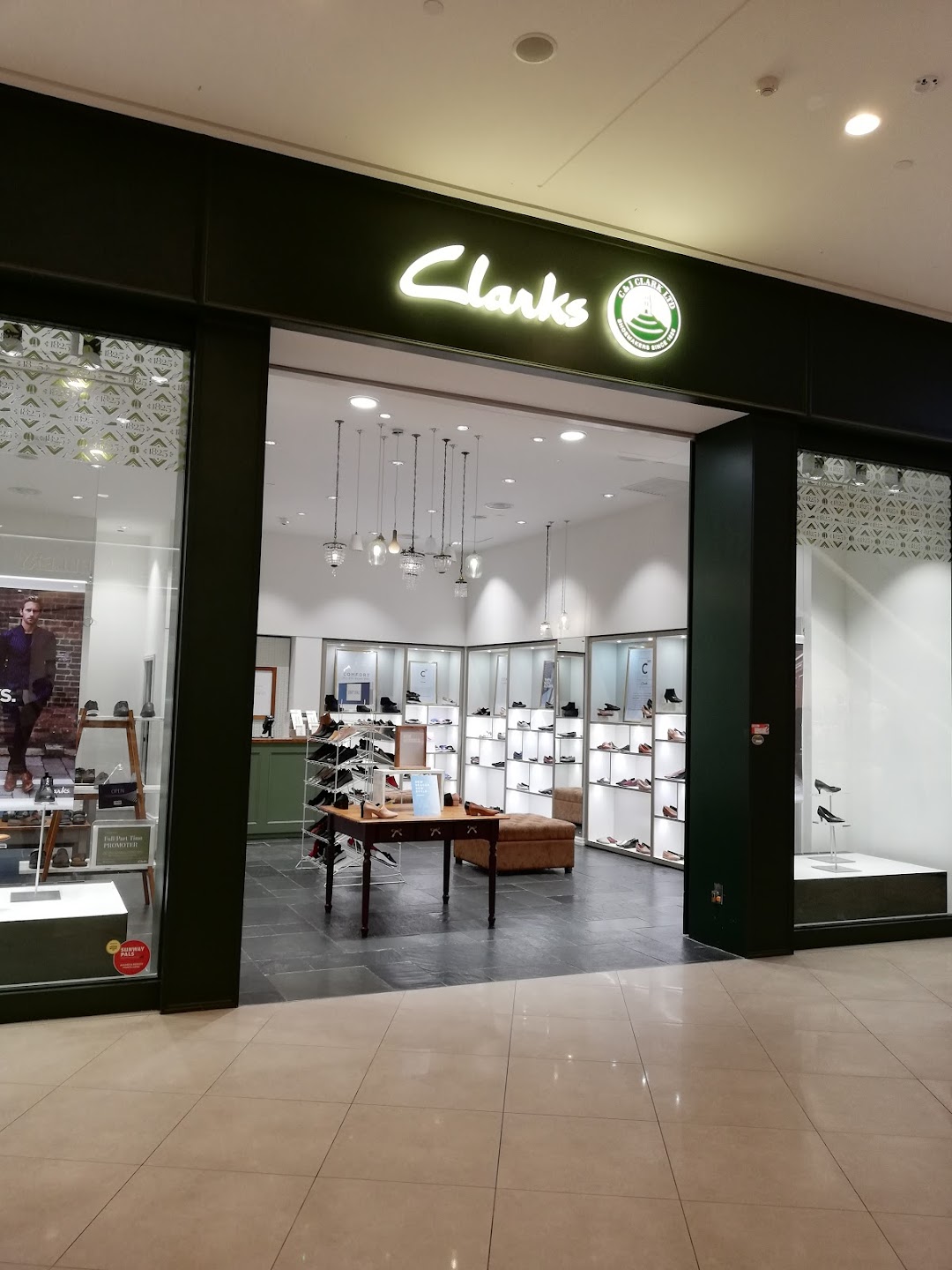 Clarks Sunway Velocity Mall di bandar Kuala Lumpur
