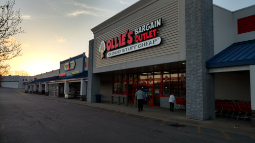 Shopping Mall «Walnut Hill Shopping Center», reviews and photos, 1500 ...