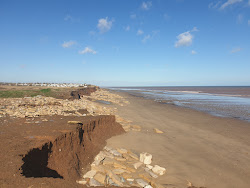 Tunstall beach | England, United Kingdom - detailed features, map, photos