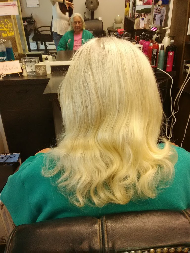 Creative Shear Touches - Berlin, NH 03570 - Services and Reviews