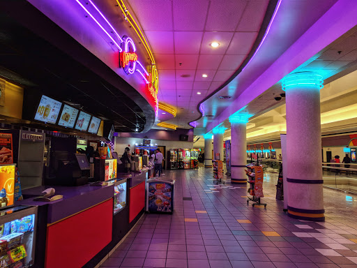 Movie Theater «Regal MacArthur Center Stadium 18 & RPX», reviews and ...