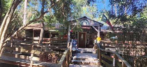 Treehouse Cafe | Quirky American Restaurant in Magnolia, Texas