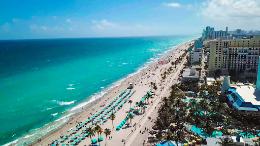 Hollywood Beach - AZexplained