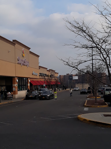 Shopping Mall «New Horizons Shopping Mall», reviews and photos, 961 E ...