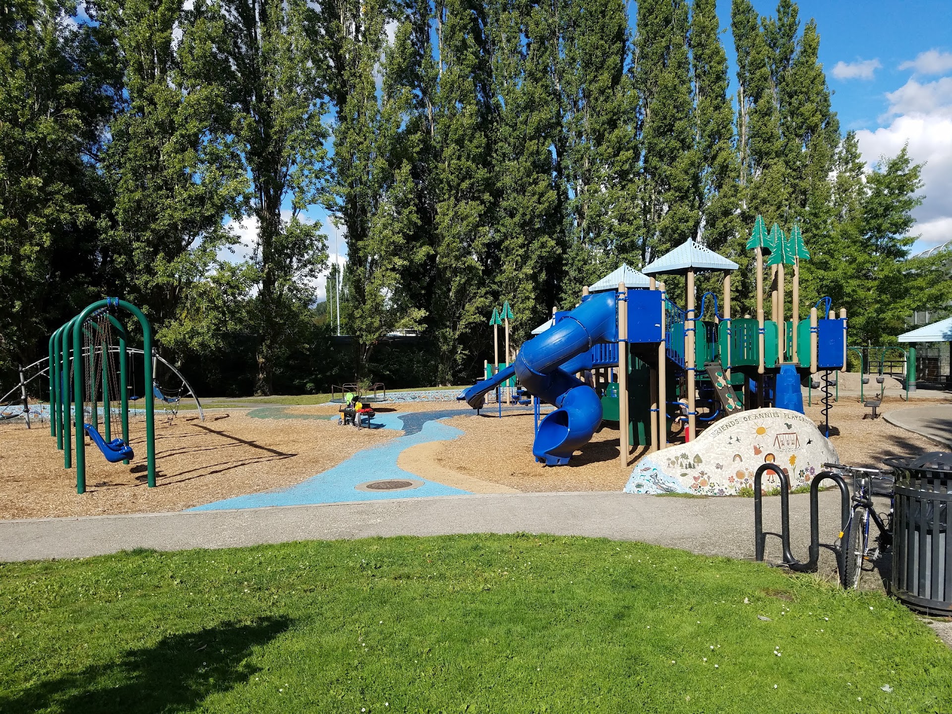 Meadowbrook Playfield Park - reviews,open hours,photo spots,things to ...