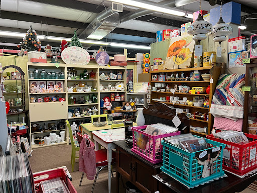 Memory Lane Antique Mall - AZexplained