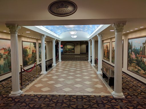 Movie Theater «B&B Theatres Overland Park 16», reviews and photos, 8601 ...