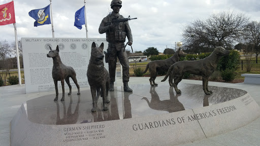Monument «Military Working Dog Teams National Monument», reviews and ...