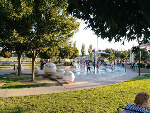 Park «Figarden Loop Park», reviews and photos, 4265 W Figarden Dr ...