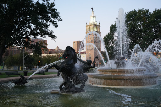 Fountain in Mill Creek Park - AZexplained