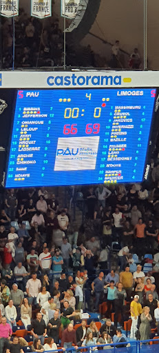 Palais Des Sports De Pau - Rue Suzanne Bacarisse, Pau - Zaubee