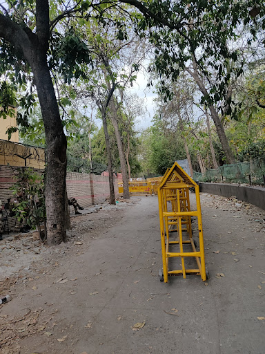 Garhwal Bhawan in Central Ridge Reserve Forest, New Delhi, Delhi - Zaubee