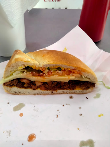 Restaurante El Lechon "Para lonches, Estos..." en Torreón