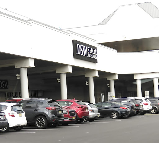 Shopping Mall «Watchung Square Mall», reviews and photos, 1515 US-22 ...