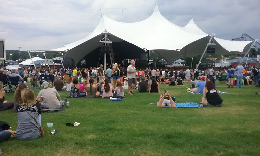 Performing Arts Theater «Darien Lake Performing Arts Center», reviews ...