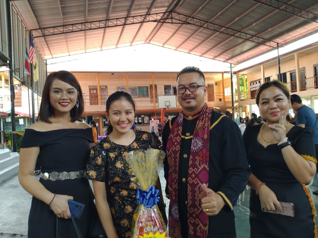 SM ST John Tuaran di bandar Tuaran