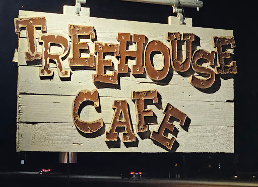 Treehouse Cafe | Quirky American Restaurant in Magnolia, Texas