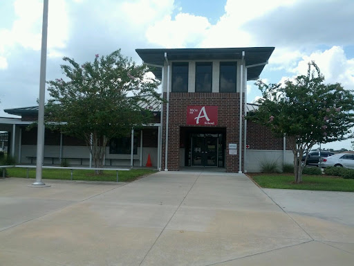 Chain of Lakes Elementary School - AZexplained