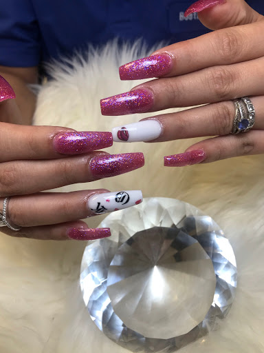 Vyvy Nails - Locations from All Over the World