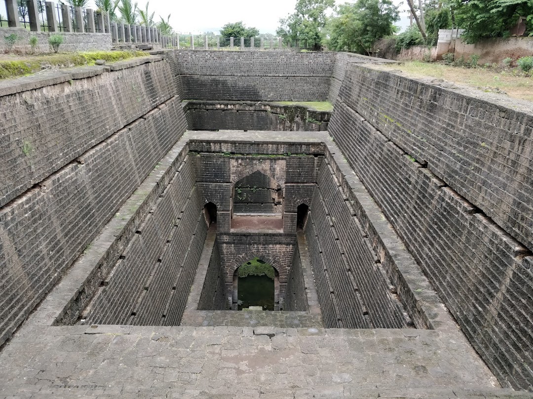 Naktya Ravlyachi Vihir in the city Karad