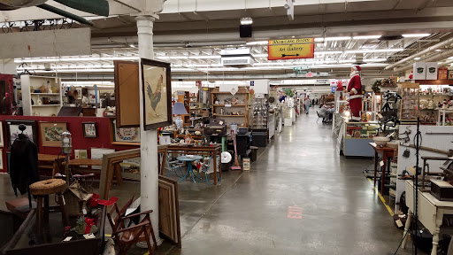 Factory Antique Mall - AZexplained