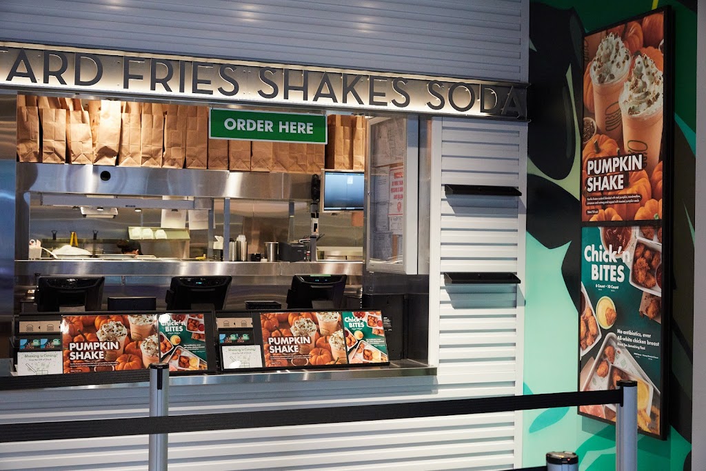 Shake Shack Willis Tower - Chicago, IL 60606 - Menu, Hours, Reviews and ...