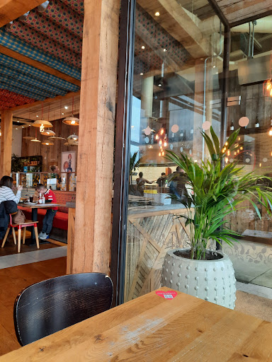 Nando's Leigh in Leigh, - Zaubee