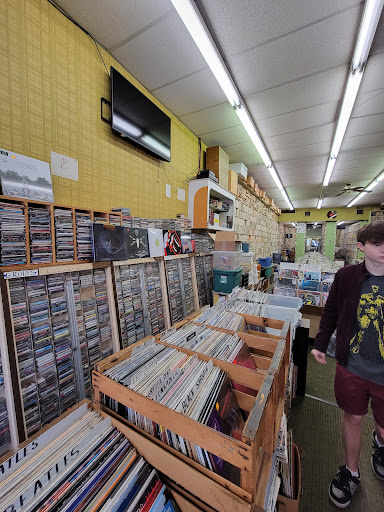 George's Song Shop in Johnstown, Pennsylvania - Zaubee