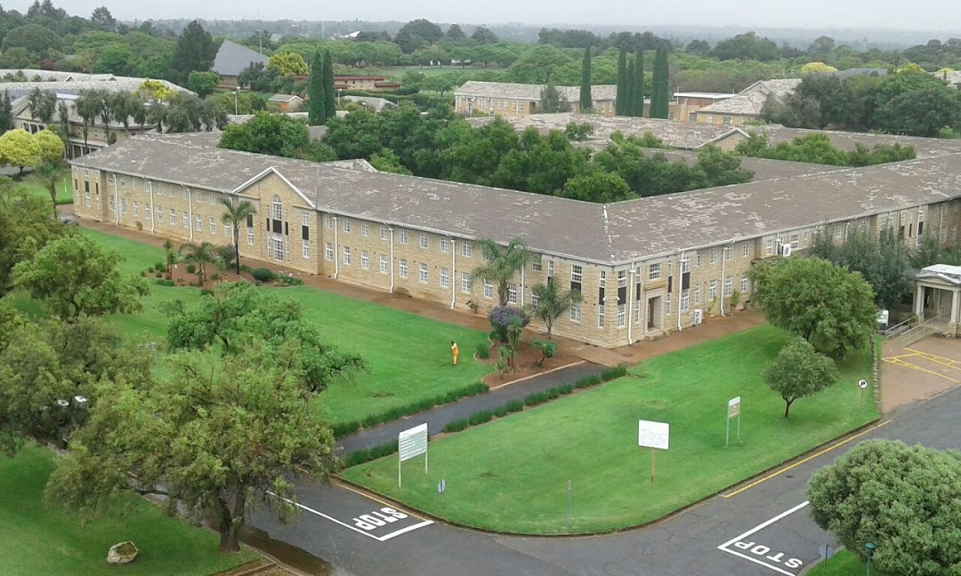 Transnet School of Rail (Esselenpark) in the city Tembisa