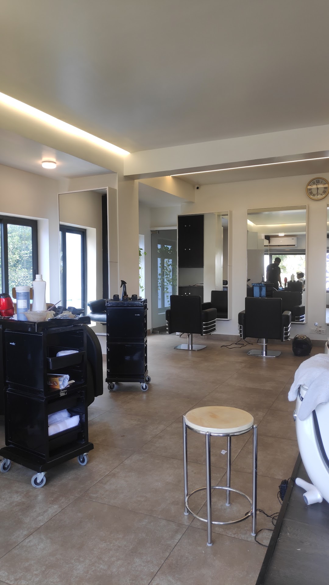 FAIR PROFESSIONAL SALON SPA PVT LTD in the city Thiruvananthapuram