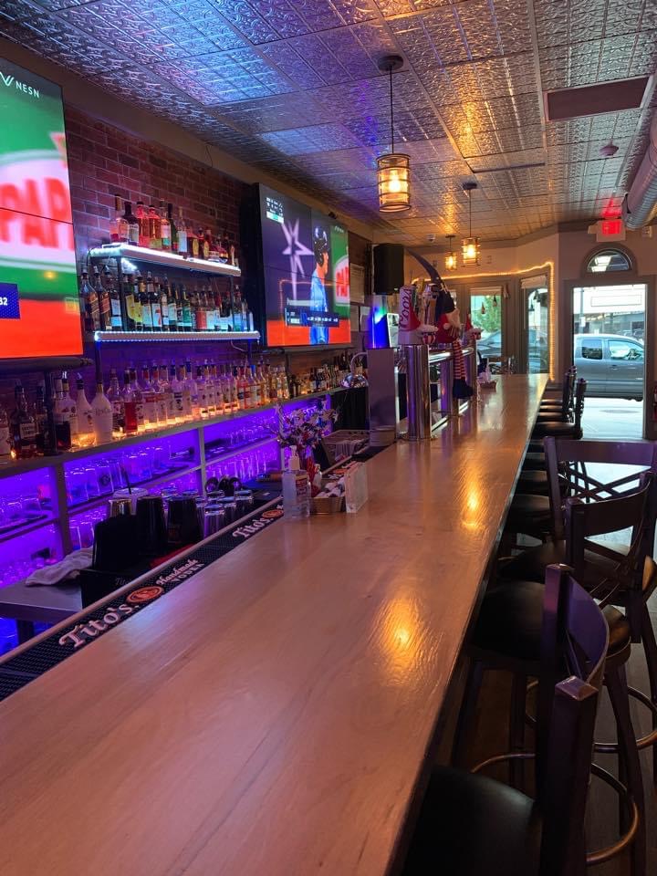 Four Square Restaurant & Bar - Braintree, MA 02184 - Menu, Reviews ...