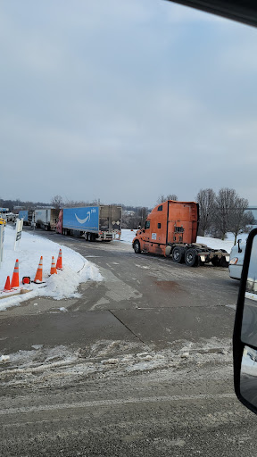 Amazon Returns Center CVG2 in Hebron, Kentucky - Zaubee