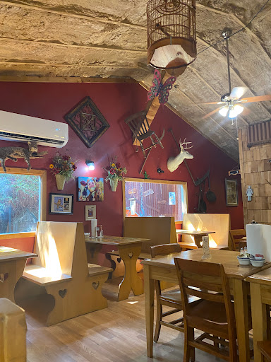 Treehouse Cafe | Quirky American Restaurant in Magnolia, Texas