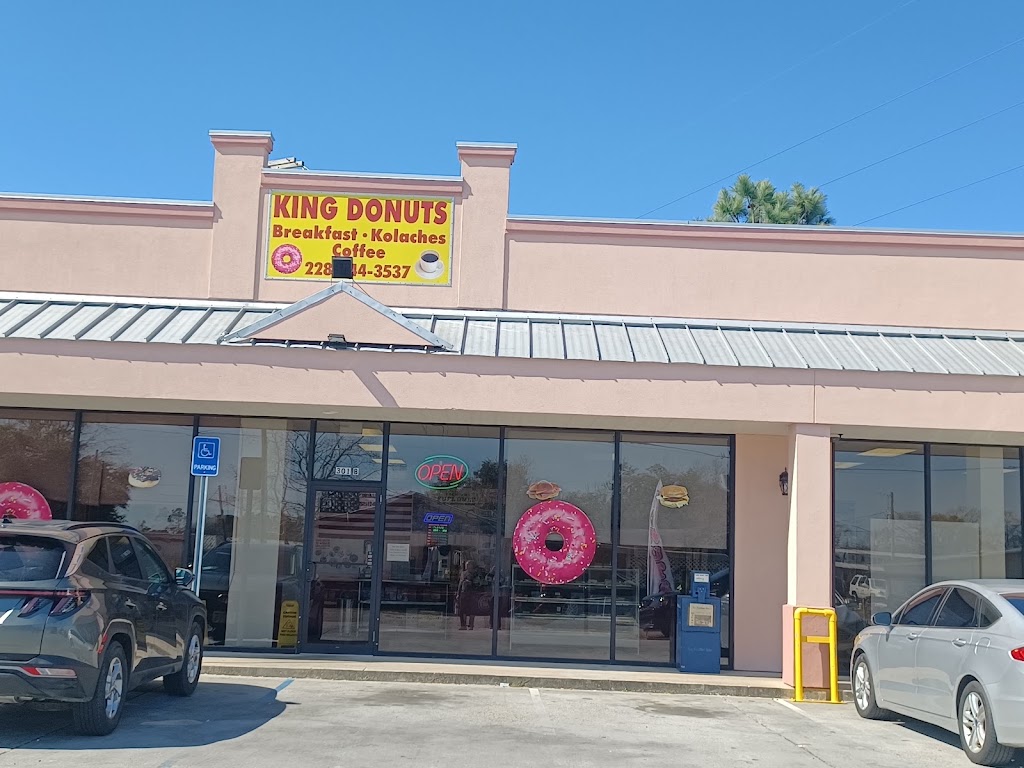 KING DONUTS - Waveland, MS 39576, Reviews, Hours & Contact