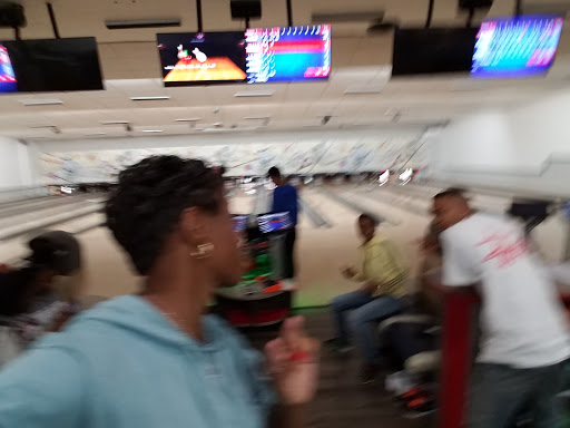 Bowling Alley «Gardena Bowling Center», reviews and photos, 15707 S ...