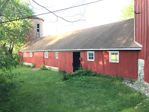 Tourist Attraction «Secrest 1883 Octagonal Barn», reviews and photos ...