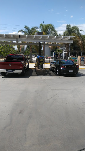 D'Oasis Car Wash Riverside. Riverside County. California - Sswash