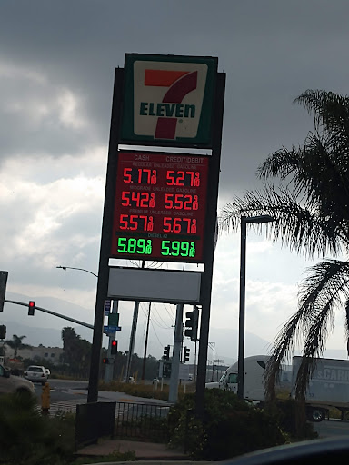 7-Eleven Gas Station