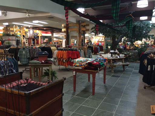 Woolrich PA Outlet - AZexplained